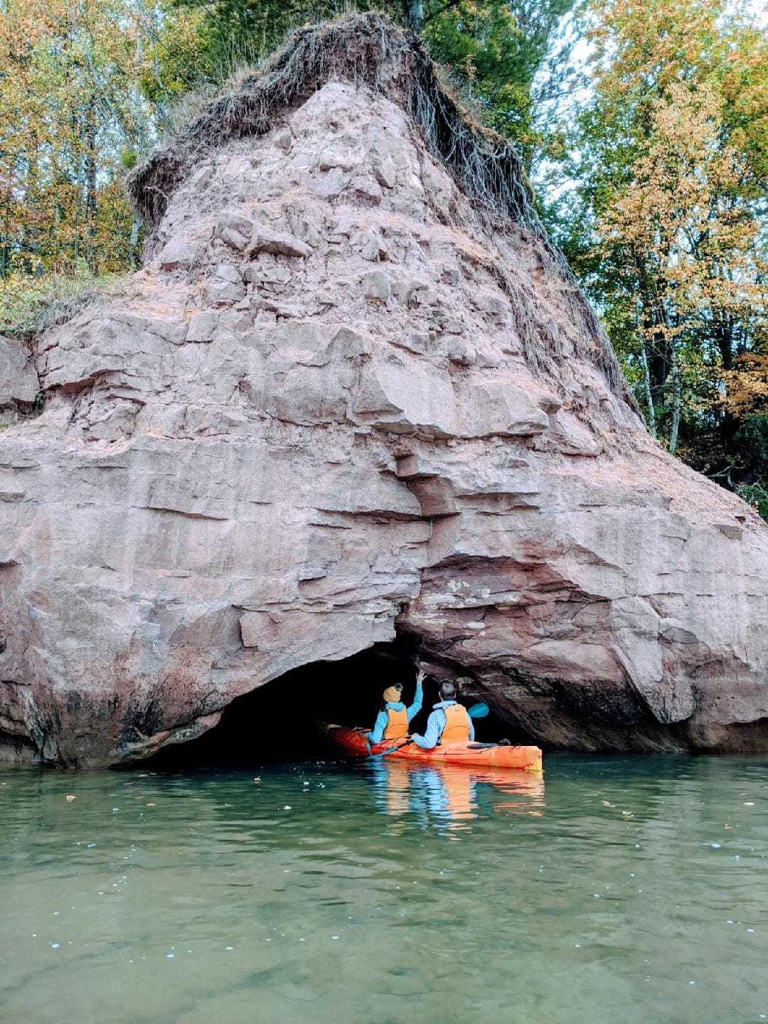 Chequamegon Bay Caves and Sea Stack - Apostle Islands Kayak