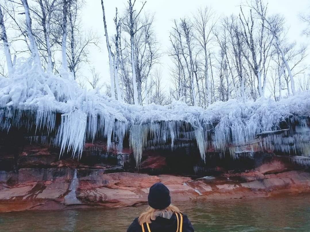 Open-Water Ice Caves Boat Tour – Apostle Islands Tours